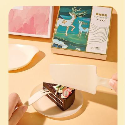 중국 환경 친화적 일회용 접시 세트 플라스틱 칼 포크 케이크 및 파티를위한 슈트 판매용