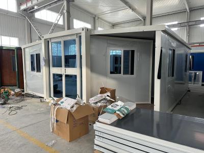 40FT or Customized Sandwich Panel Expandable Container House Warm Living Room