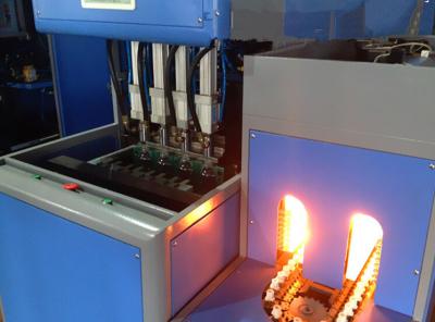 Cina Cavità di salto della macchina 4 della bottiglia automatica dell'ANIMALE DOMESTICO dei semi per il salto/che fa della bottiglia in vendita