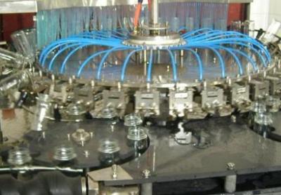 Cina ANIMALE DOMESTICO automatico/PVC/pp/bottiglia di vetro della macchina di rifornimento dell'acqua della doppia clip che risciacqua macchina in vendita