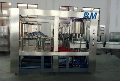 Cina 3 in 1 bibita/CDD/ha carbonatato la linea di riempimento della bevanda per bottiglia rettangolare/irregolare in vendita