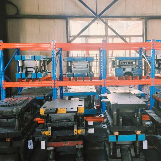 Heavy duty pallet rack structural details