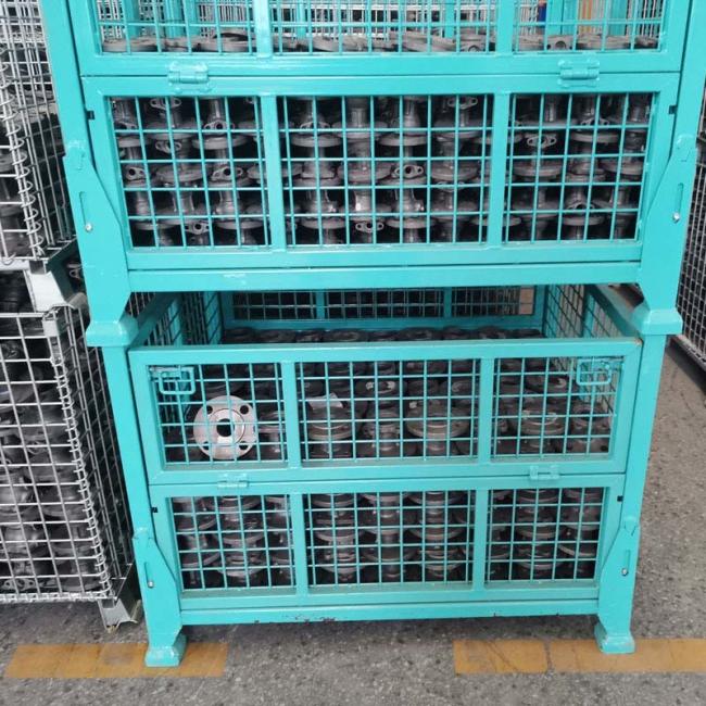 Steel pallet box in transportation use