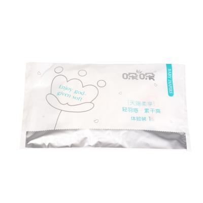 Chine Absorbant blanc de triple de la couleur ADL de couches-culottes nouveau-nées de bébé de film de PE à vendre