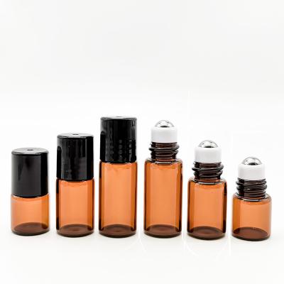 Cina Contenitore del profumo di Amber Glass Roll On Bottles 2ml 3ml 5ml Rollerball del cilindro in vendita