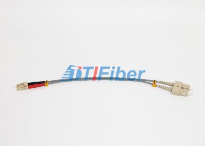 China Van het de Vezel Optische Flard van Sc Gepantserde het Koord Multimode Duplex met Rode/Zwarte Laars Te koop