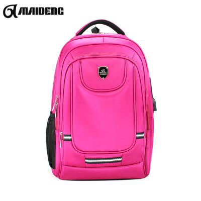 Chine Sac à dos personnalisé de conception moderne pour l'école, augmentant, camper, voyageant à vendre