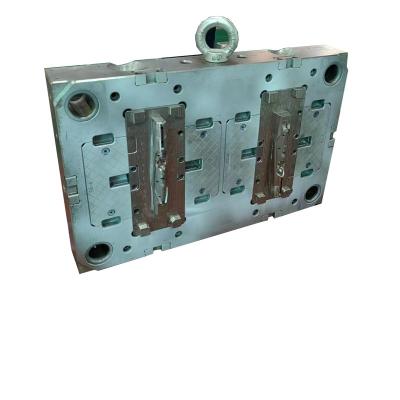 Cina OEM/ODM Plastic Injection Molding Tooling With CNC Machining And 000 Mould Life in vendita
