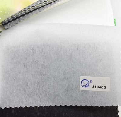 Cina 100% poliestere ricamo morbido con supporto di tessuto non tessuto per abbigliamento in vendita