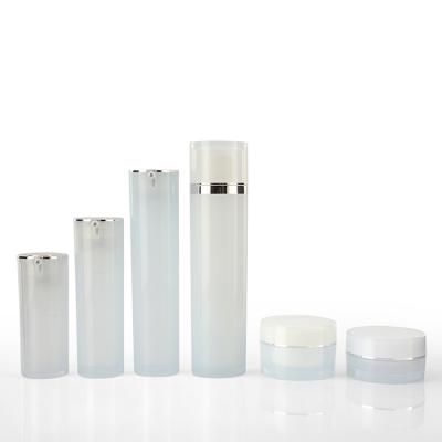 China Garrafa mal ventilada acrílica de empacotamento cosmética da bomba da bomba mal ventilada plástica redonda de 30ml 50ml para Skincare à venda