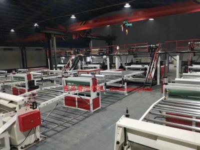 Cina Macchina della pavimentazione di Spc di capacità di 800 Kg/Hr per manutenzione facile dello strato di marmo d'imitazione del PVC in vendita