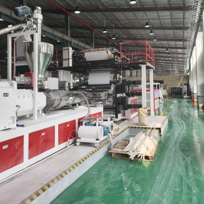 中国 機械を作る二重ねじポリ塩化ビニールのビニールSpcの床板 販売のため