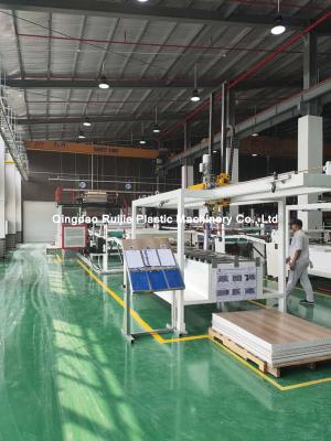 中国 機械を作る突き出されたビニールの板堅いLVTの床 販売のため