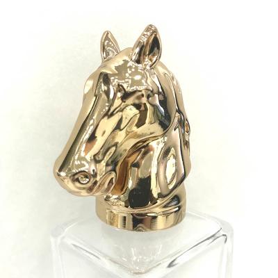 Cina Tappo di bottiglia di lusso del profumo della testa di forma del cavallo del peso massimo 96g Zamac di alta qualità in vendita