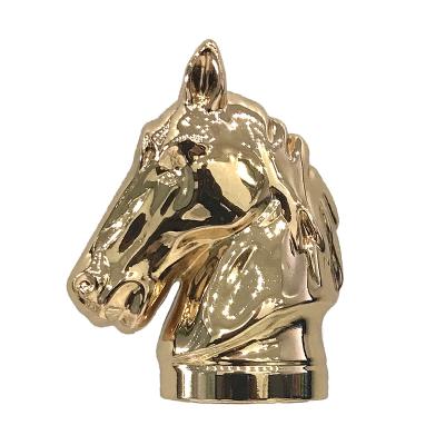 Cina Tappo di bottiglia di lusso del profumo della testa di forma del cavallo del peso massimo 96g Zamac di alta qualità in vendita