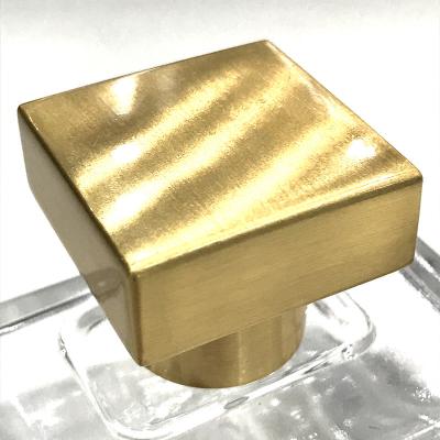 China 31*31*28mm Zamak Perfume Caps Logotipo personalizado Impreso en pantalla de seda en venta