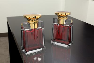 Китай Заливка на литье Creative Zamak Perfume Cap для эффективной и быстрой экспресс доставки продается