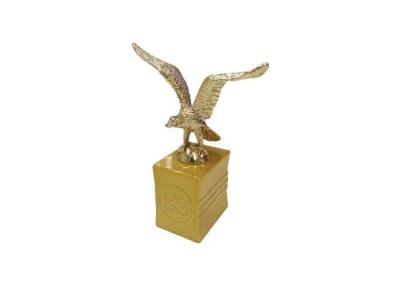 Chine Luxurious Eagle-Shaped Perfume Bottle Tops Zinc Alloy Perfume Bottle Lid à vendre