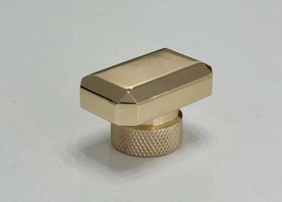 Cina Cappuccio per profumi in metallo a forma di T, di colore personalizzato in vendita