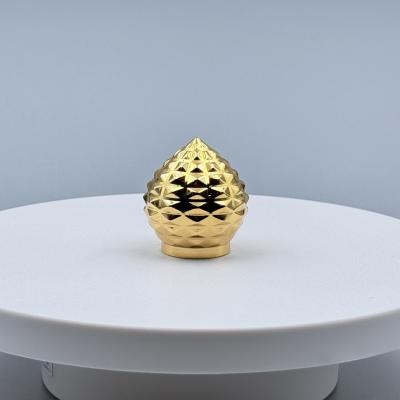 Cina Cappuccio per profumi metallici personalizzabili per bottiglie di profumi uniche e personalizzate in vendita
