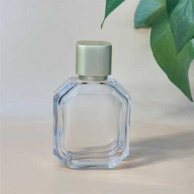 中国 オーダーメイドロゴのエレガントで耐久性のある香りのパッケージングのためのカスタマイズされた亜鉛合金金属香水キャップ 販売のため