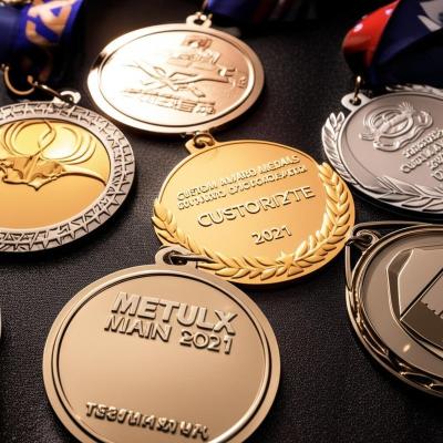 China Customized Design Award Medal with 2mm Thickness and 7-10 Business Days Production for Corporate Events for sale