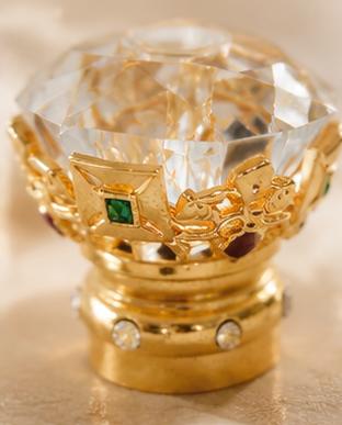 China Luxury Zamac Perfume Cap with Faceted Crystal Top, Gold-Plated Zinc Alloy Closure with Multi-Color Gemstone Inlay for Premium Fragrance Bottles for sale