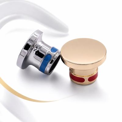 China Zinc Alloy Luxury Perfume Bottle Cap with Customized Logo and Mirror-Polished Finish for sale