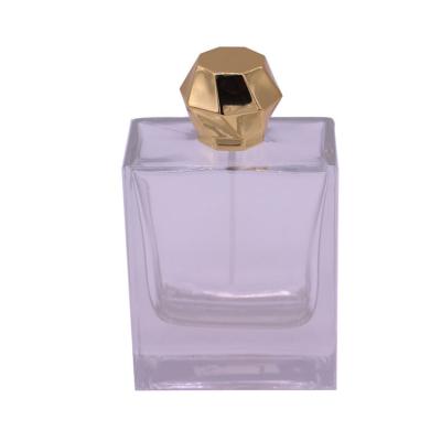 China Cubierta modificada para requisitos particulares de los casquillos del perfume de Zamak de la aleación del cinc de Zamac/de la botella de perfume en venta