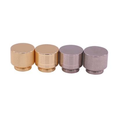 중국 작은 향수병을 위한 아연 합금이 23*27mm 실을 꿴 향수병에 의하여 모자를 씌웁니다 판매용