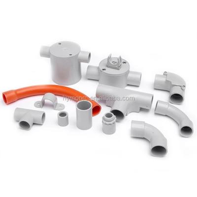 Cina Fittings per condotti elettrici in PVC da 20 mm per impianti idraulici durevoli in vendita