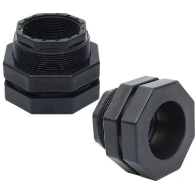 China Conector de tanque de PVC de comprimento padrão 90 mm para instalações sanitárias de encanamento de abastecimento de água à venda