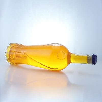 Cina Squisito design 750 ml bottiglia di vodka liquore trasparente con materiale del colletto di vetro di sughero in vendita