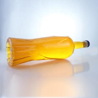 Cina Squisito design 750 ml bottiglia di vodka liquore trasparente con materiale del colletto di vetro di sughero in vendita