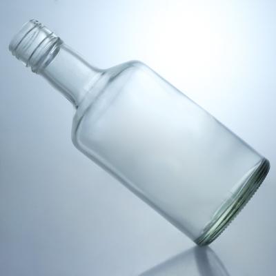 China CROWN CAP Sealing 200ml Clear Round Glass Bottles for Carbonated Drinks in Bulk for sale