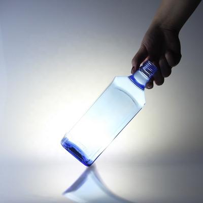 China Acid Etch Custom Design Quadrado 750ml Garrafas de vidro de cor azul para Vodka Whisky Unique à venda