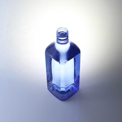 China Acid Etch Custom Design Quadrado 750ml Garrafas de vidro de cor azul para Vodka Whisky Unique à venda