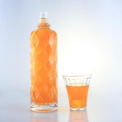 中国 750ml 透明な彫刻ガラスボトル ジン ラム シャンパン ブランデー テキラ ウィスキー 酒 販売のため