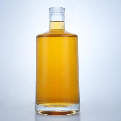 中国 Avialable 透明な円形のワインボトル 500ml 700ml 750ml 飲料用コルク付き 販売のため