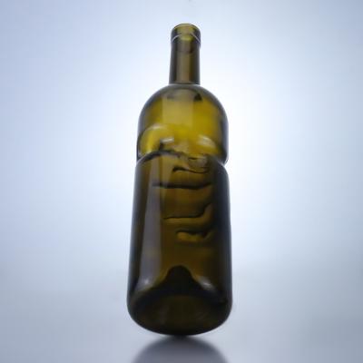 Cina Personalizzazione 500 ml 750 ml Clear Flint Gin Rum Champagne Tequila Liquor Bottiglia di vetro con sughero in vendita