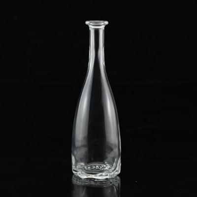 Cina Acid Etch Surface Handling Bottiglie di tequila di vetro con collo rotondo e filtro vuoto in vendita