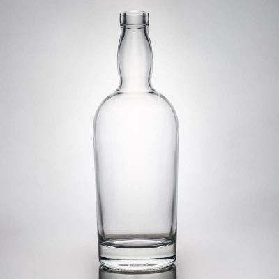 Cina Materiale di base Vetro personalizzato 500ml 700ml 750ml Super Flint Rotondo Bottiglia di vetro trasparente in vendita