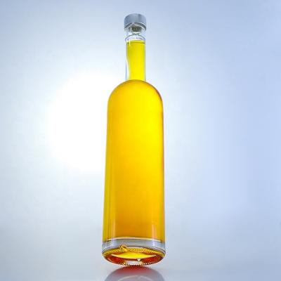 Cina Logo personalizzato 700ml 750ml Bottiglia di vetro a forma rotonda con finitura superiore a vite in vendita