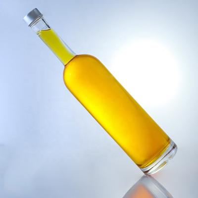 Cina Logo personalizzato 700ml 750ml Bottiglia di vetro a forma rotonda con finitura superiore a vite in vendita