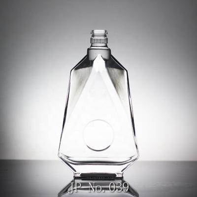 Cina Super Flint bottiglia cristallina bottiglia di brandy con tappo a vite per le vostre esigenze in vendita