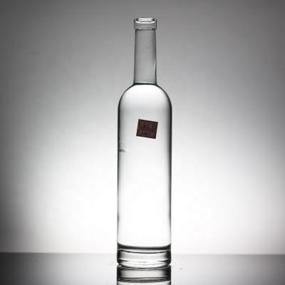 Cina Materiale del colletto Vetro 700 ml 750 ml Bottiglia di vino di moda per liquori in vendita