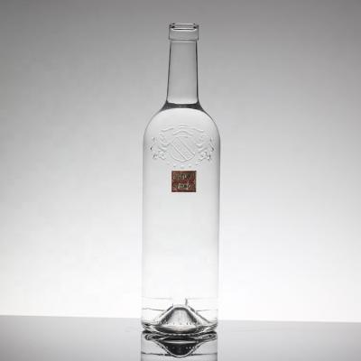 Cina Materiale del colletto Vetro 700 ml 750 ml Bottiglia di vino di moda per liquori in vendita