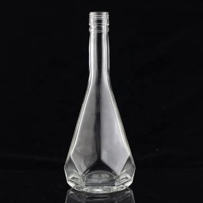 Cina 750ml Cut Shape Design Unico Bottiglia di Spiriti di Vetro Prodotta da per Custom Made in vendita