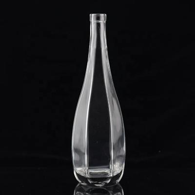 Cina 750ml Cut Shape Design Unico Bottiglia di Spiriti di Vetro Prodotta da per Custom Made in vendita