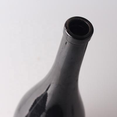Cina Bottiglia nera vuota da 750 ml con bocca di sughero e bottiglia di vetro spray per la promozione della vodka in vendita